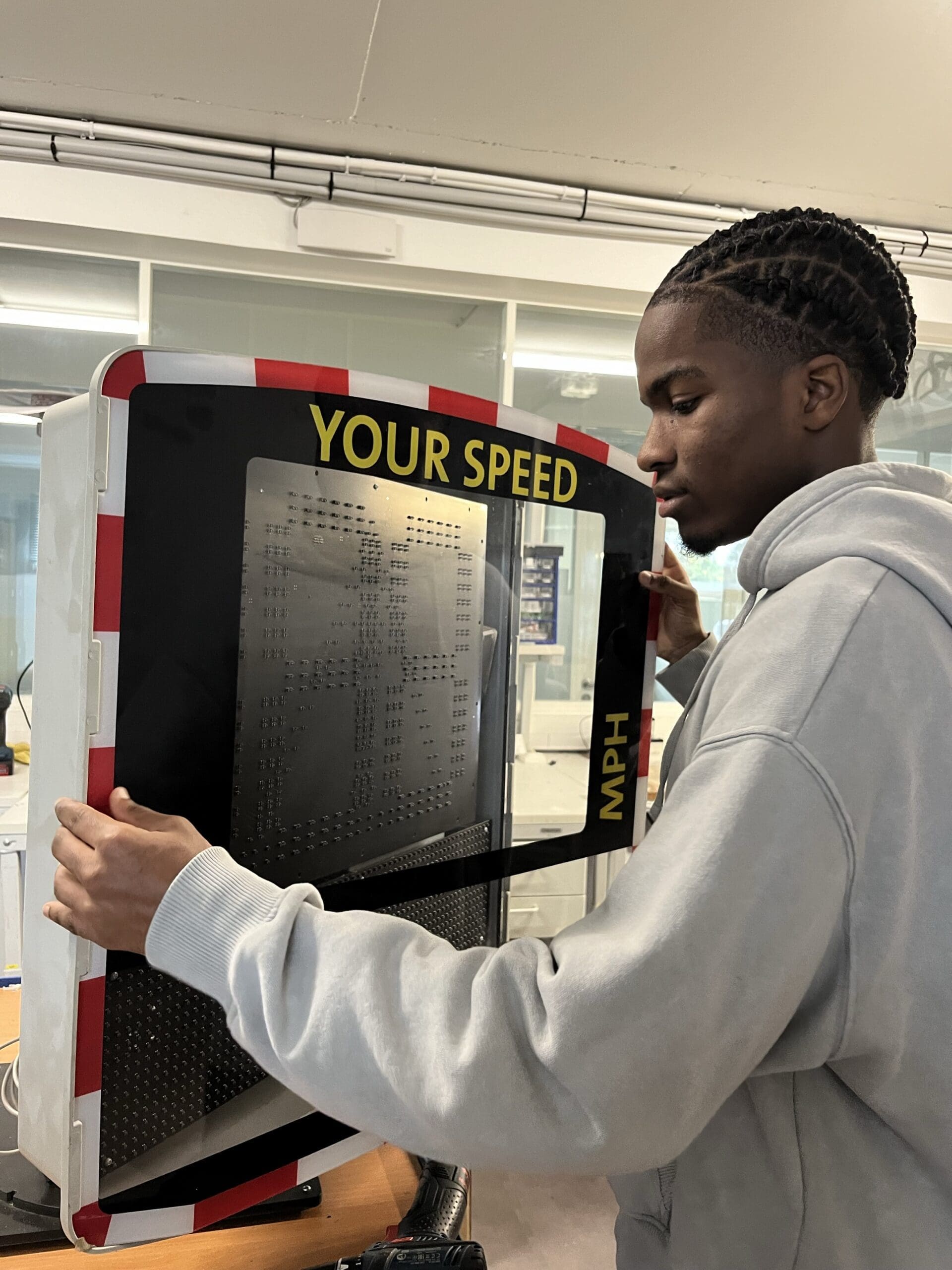 Service SAV réactif et efficace : un radar pédagogique EVOLIS vandalisé ...